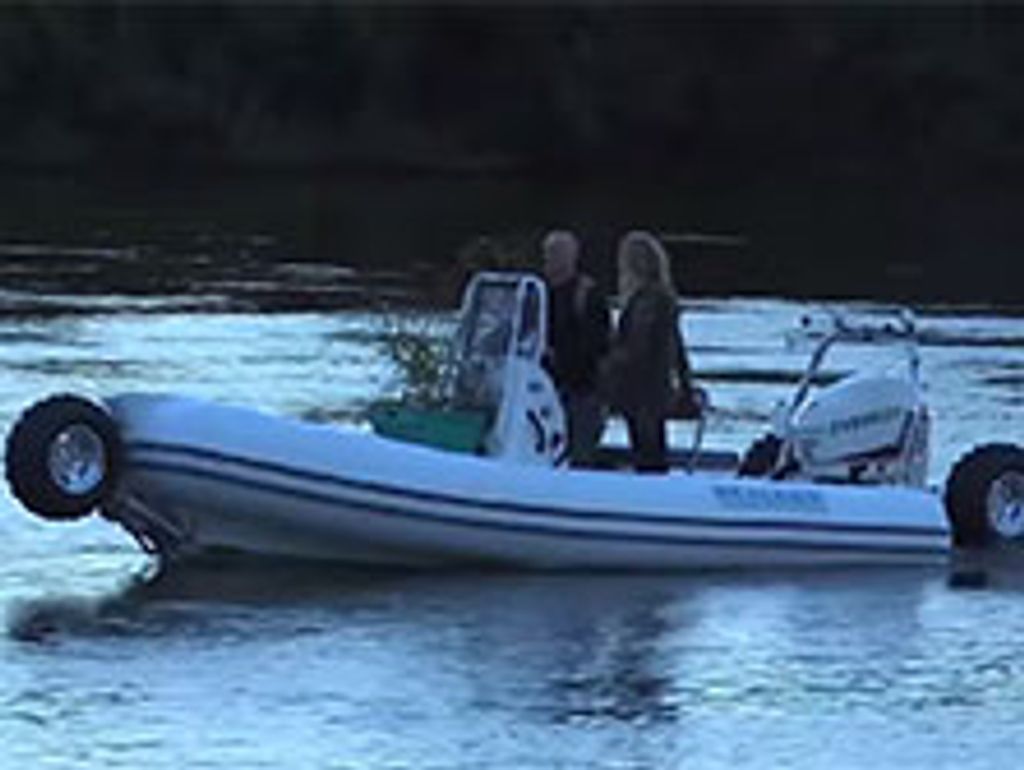 JSTWT-New Zealand: Joss meets with the EarthRace Conservation Team