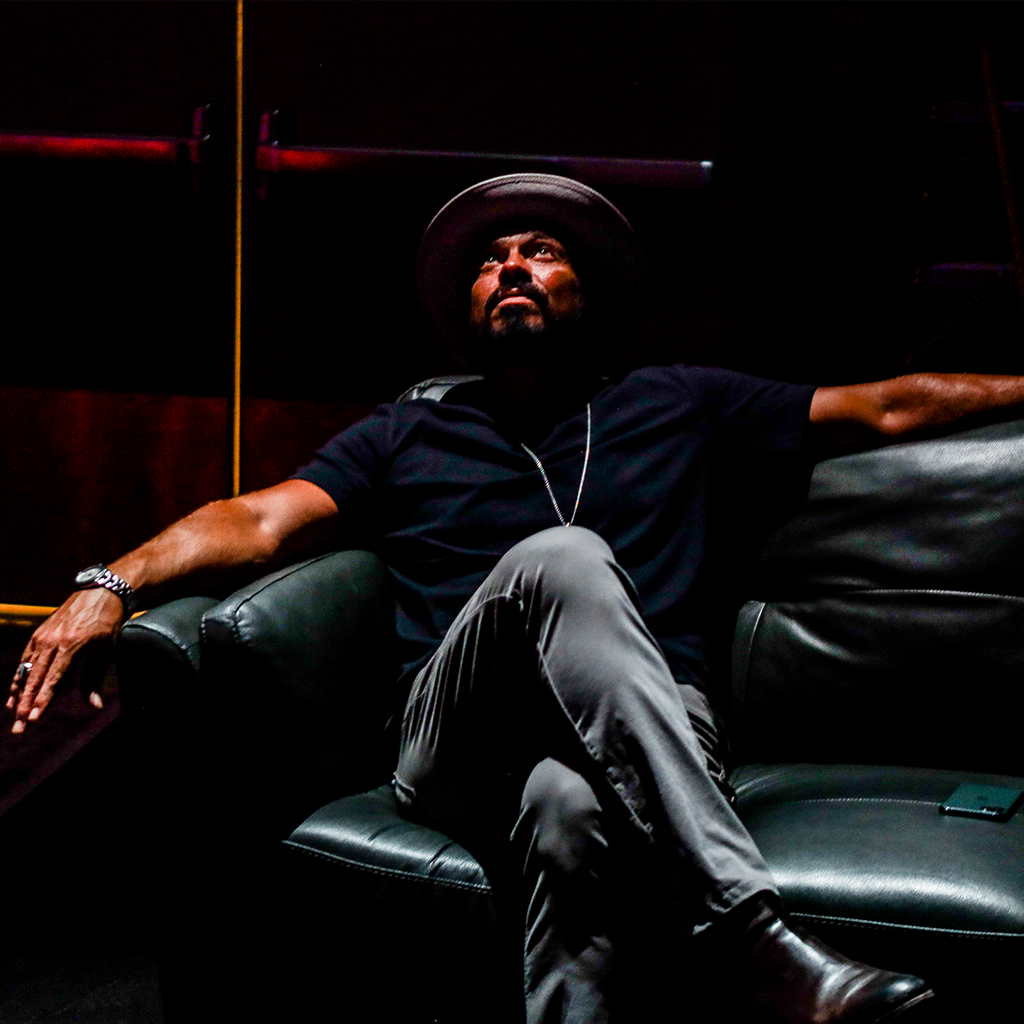 Wyatt Takes Home SESAC Song of The Year for "Even Though I'm Leaving"