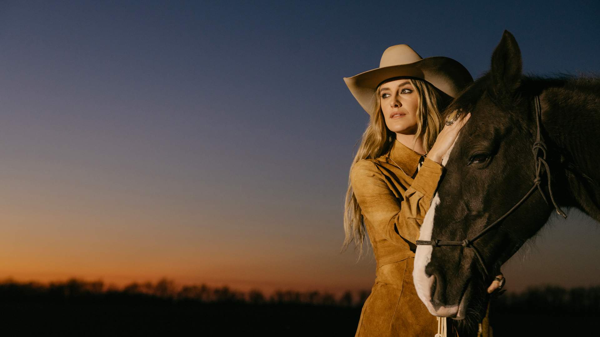 The Official Website Of Lainey Wilson