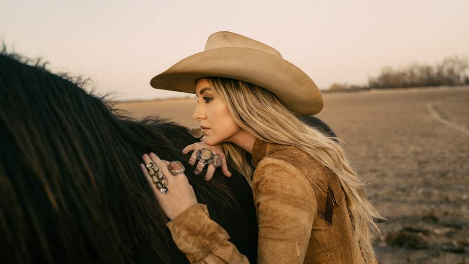 The Official Website Of Lainey Wilson